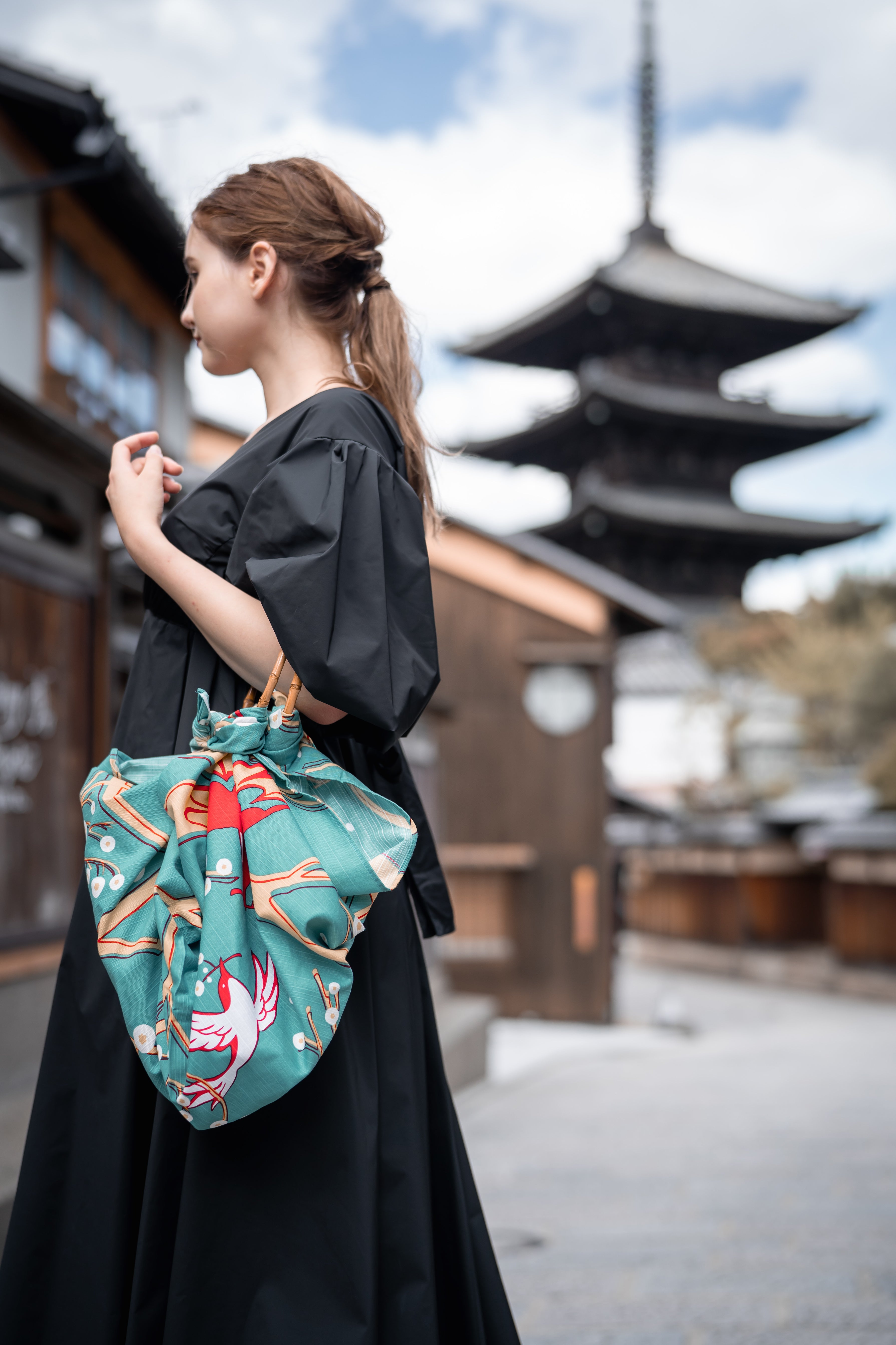 Furoshiki—L—HANAKUI BIRD PATTERN – Koto Kyoto